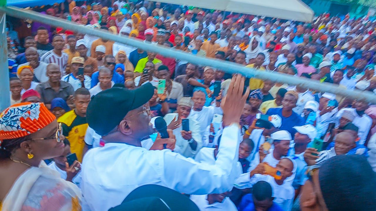 Senator Wadada Formally Returns to APC Amid Cheers in Keffi